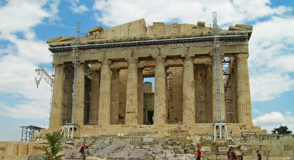 Parthenon - Want to discover why there are no straight lines